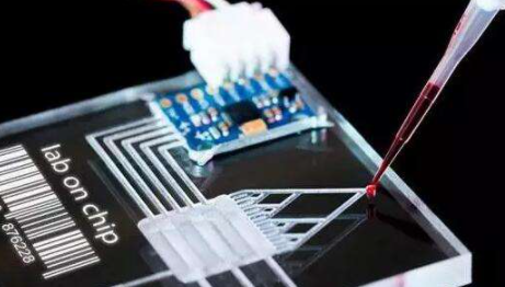 Microfluidics Makes IVD POCT Devices Smaller